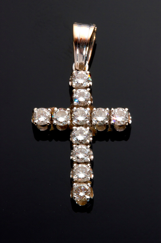 18K Gold and diamonds cross; ; set with 11 ... - Bertolami Fine Art