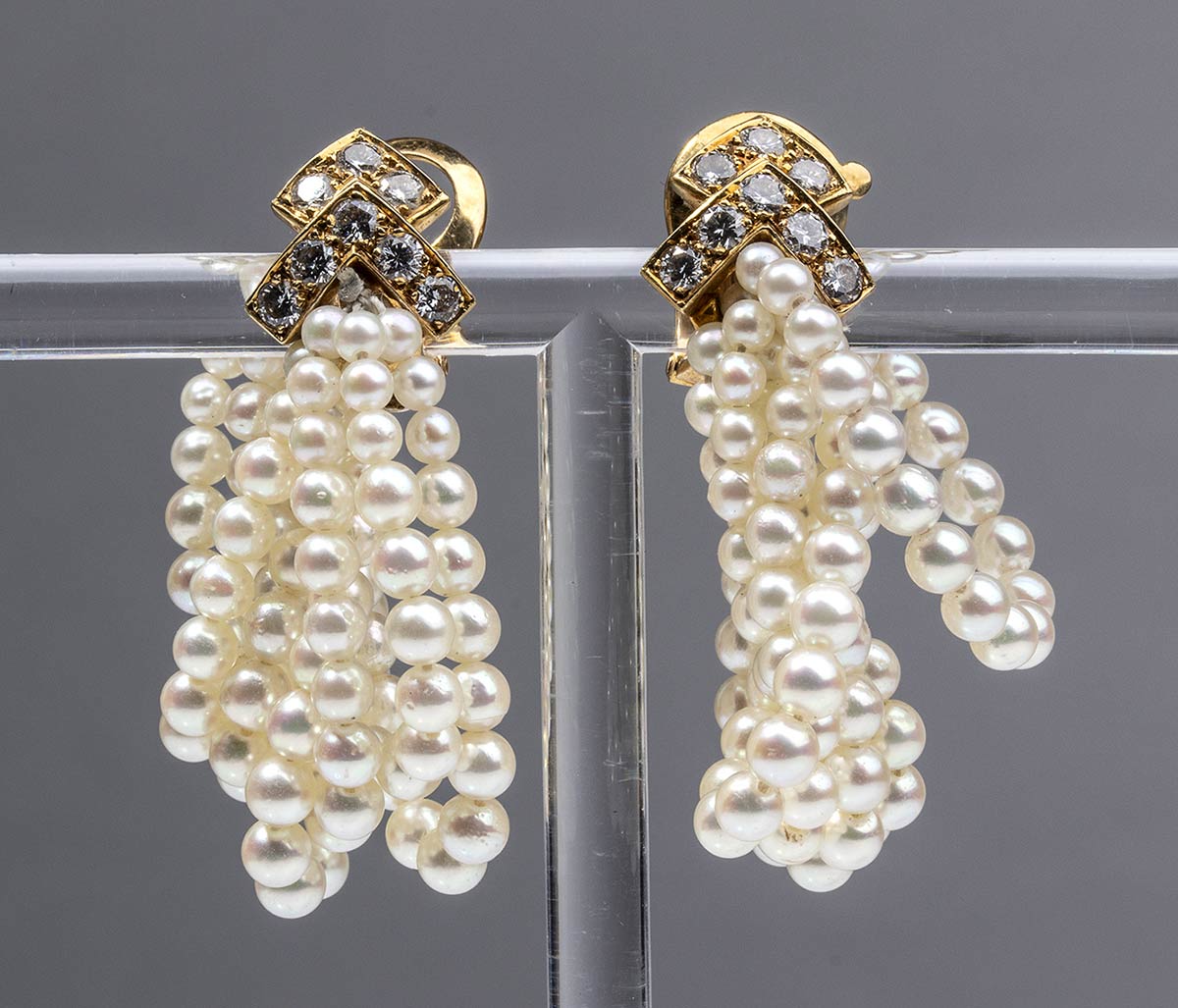 Gold, diamonds and pearls earrings, mark of VAN ... - Bertolami Fine Art