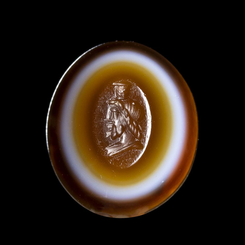 A ROMAN AGATE INTAGLIO. BUST OF ZEUS. 1st ... - Bertolami Fine Art