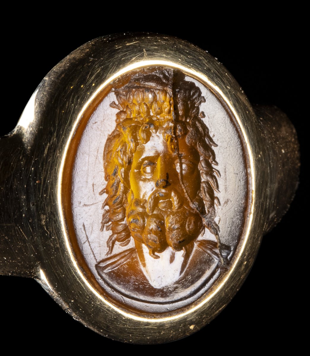 A ROMAN SARD INTAGLIO SET IN A LATER GOLD RING. ... - Bertolami Fine Art