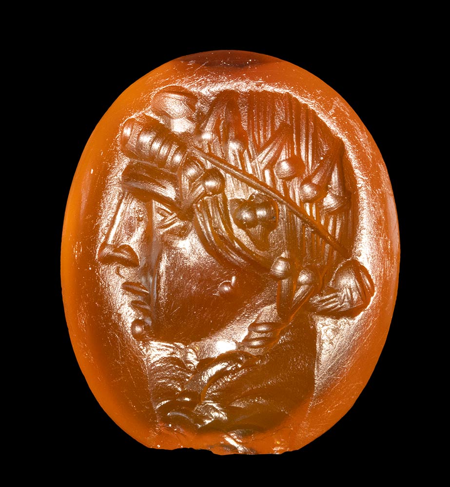 A LARGE ROMAN CARNELIAN INTAGLIO. HEAD OF A ... - Bertolami Fine Art