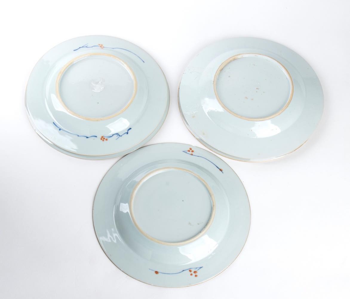 CINQUE PIATTI IN PORCELLANA IMARI Cina, ... - Bertolami Fine Art