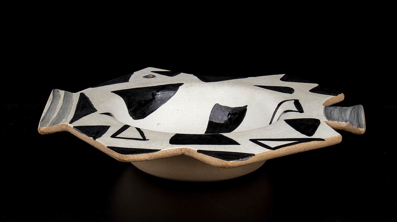 LAURA FIUME (1953-)Plate shaped like a fish with ... - Bertolami Fine Art