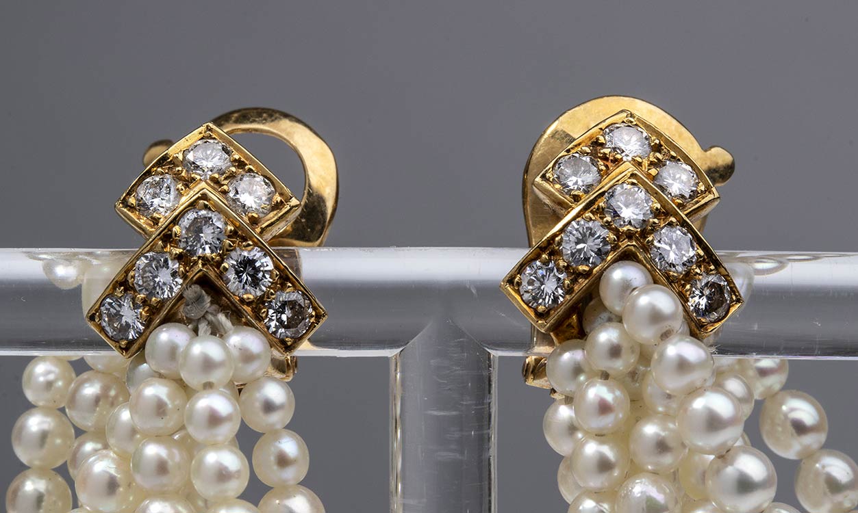 Gold, diamonds and pearls earrings, mark of VAN ... - Bertolami Fine Art
