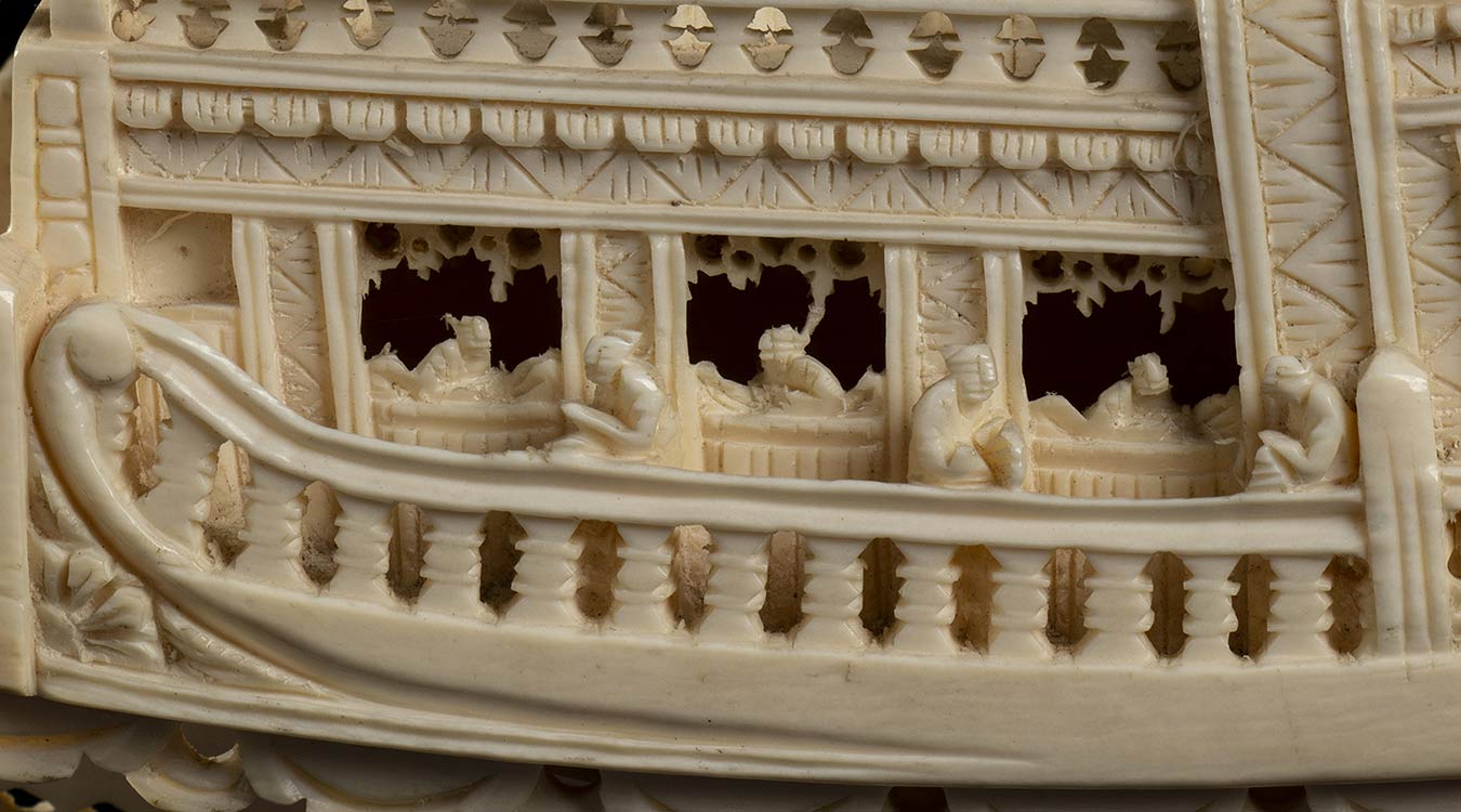 AN IVORY MODEL OF A BOAT WITH FIGURES China, ... - Bertolami Fine Art